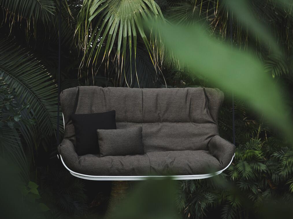Leyasol Wingback Couch Swing Seat | Freifrau Manufaktur